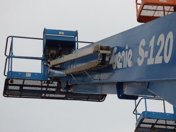 Genie Telescopic Boom Lift