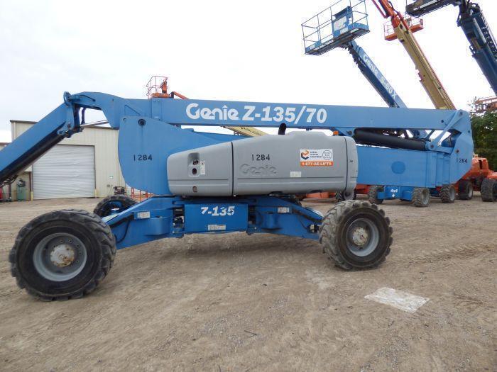 Genie Articulating Boom