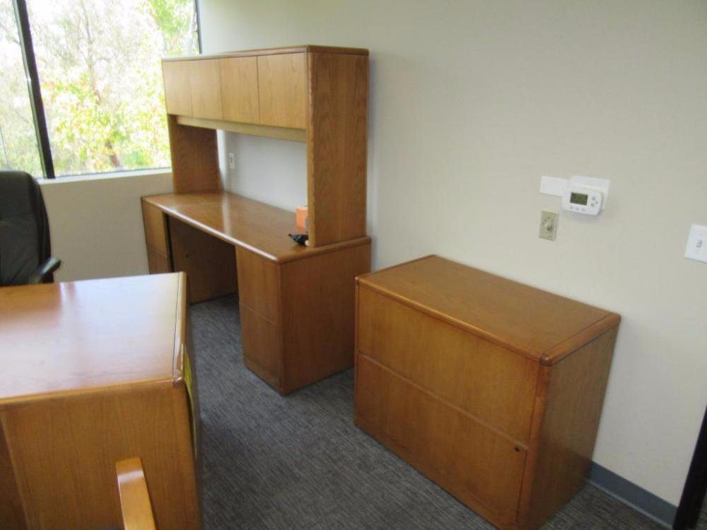 EXECUTIVE 6'FT LONG WOOD DESK WITH CREDENZA AND HUTCH, BOOK CASE, 2 ...