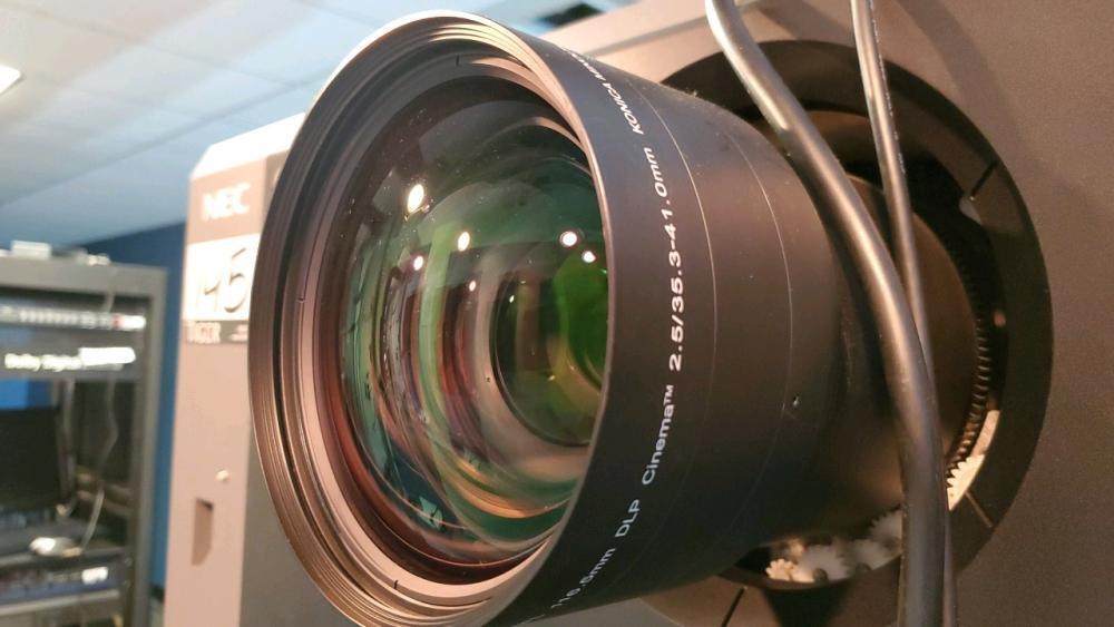 NEC NC3240S DLP Cinema Projector System