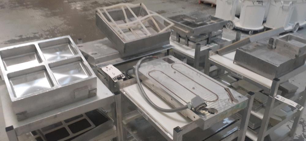 Channel Aluminum Carts w/ Dough Molds