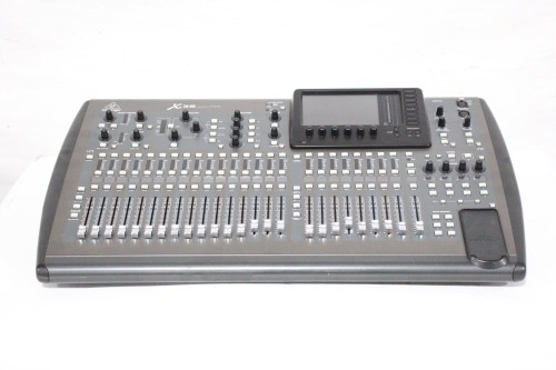 Behringer X32 32-Input / 16-Output Digital Mixer