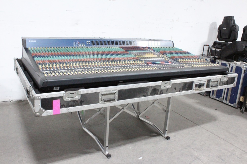 Yamaha PM5000 Mixing Console
