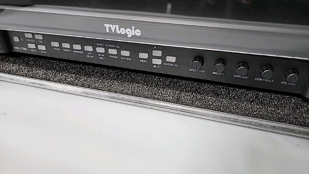 TV Logic LVM-173W-3G 17 Monitor