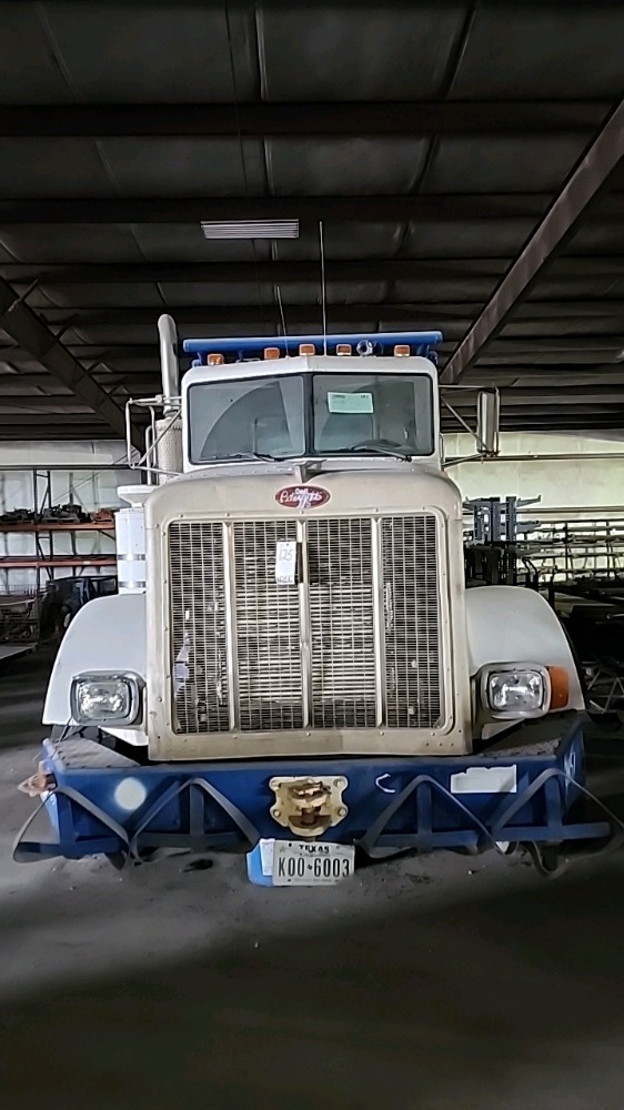 1990 Peterbilt 357 Tandem Axle Flatbed Truck