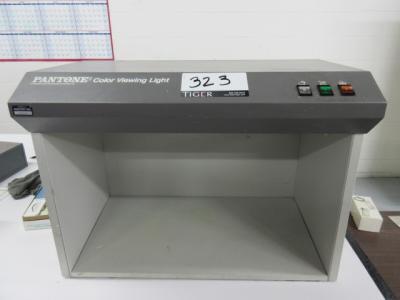 Pantone Table Top Color Viewing Light