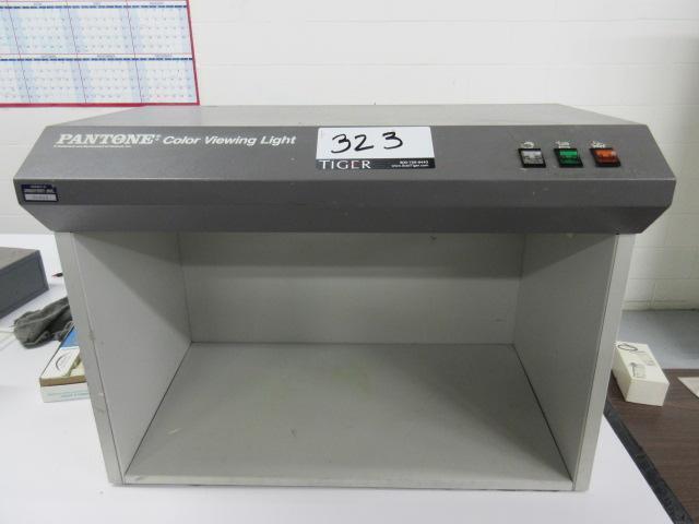 Pantone Table Top Color Viewing Light