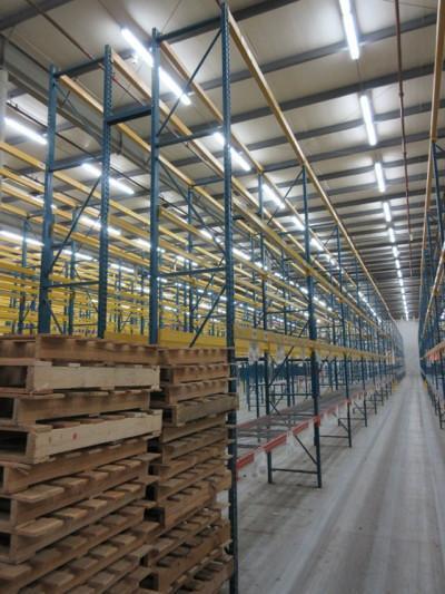 Sections Tear Drop Pallet Racking